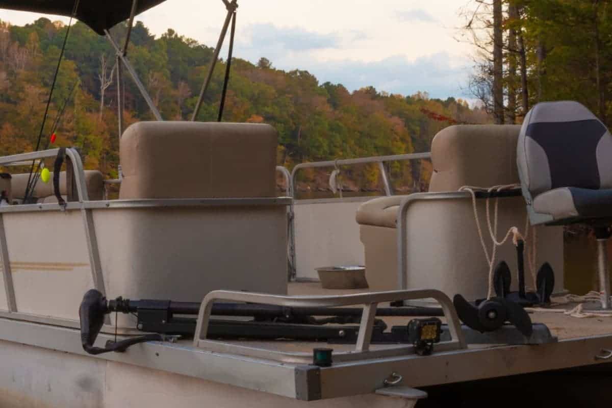 What Is The Best Trolling Motor For Pontoon Boats? (Buyers Guide ...